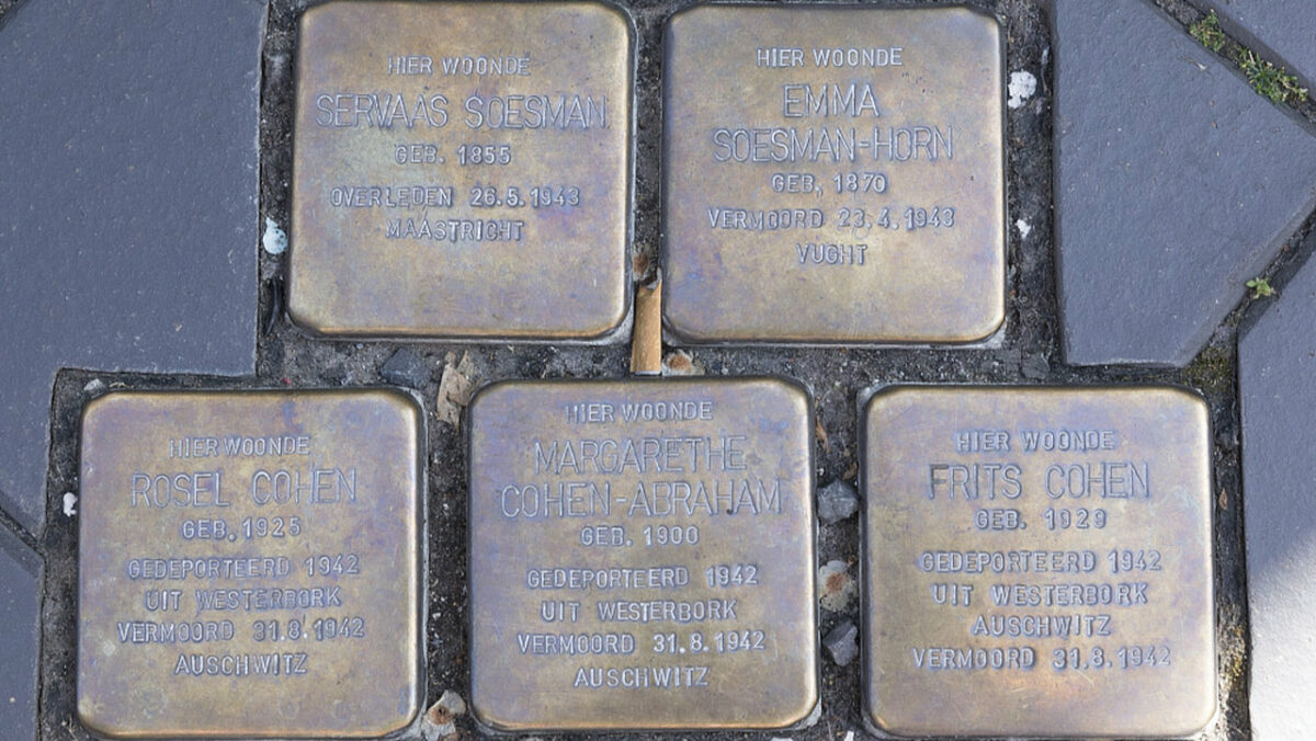 Holocaust herdenken met struikelstenen - Museum Valkenburg