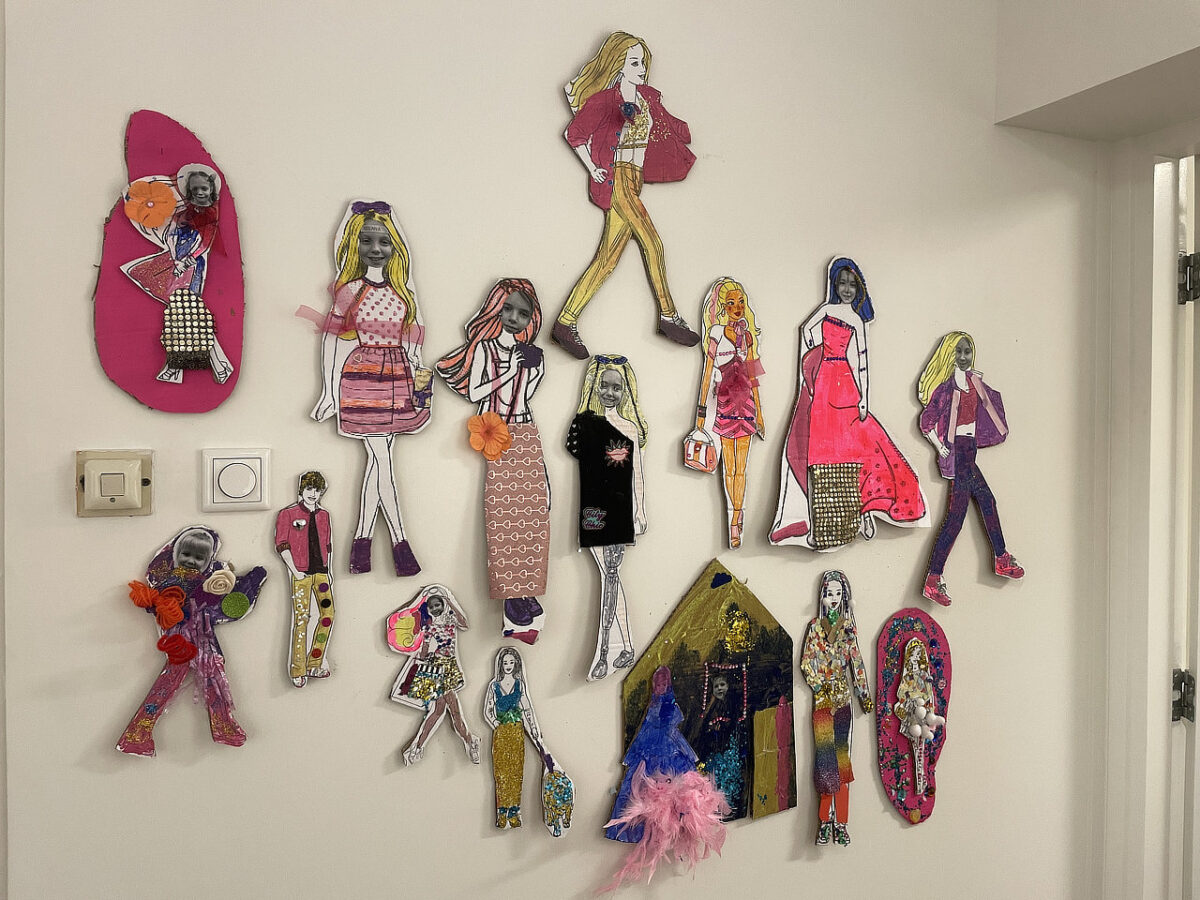 Kunstwerken recycle Barbie - Museum Valkenburg